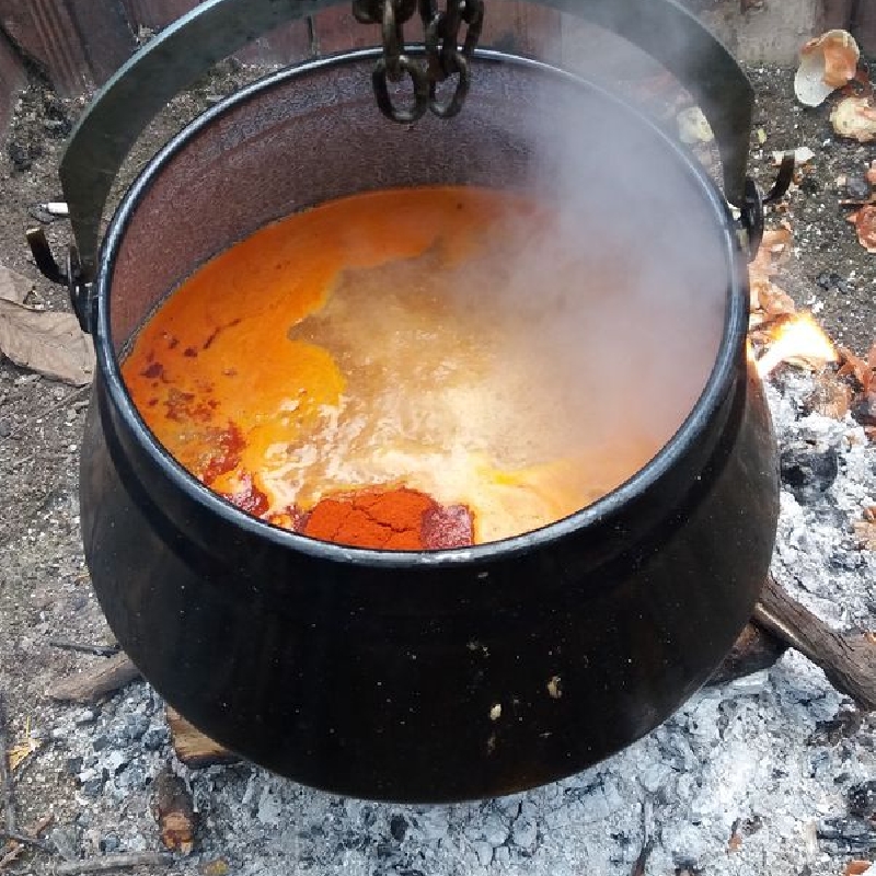 Szegedi halászlé - Levesek - Hajókonyha recept